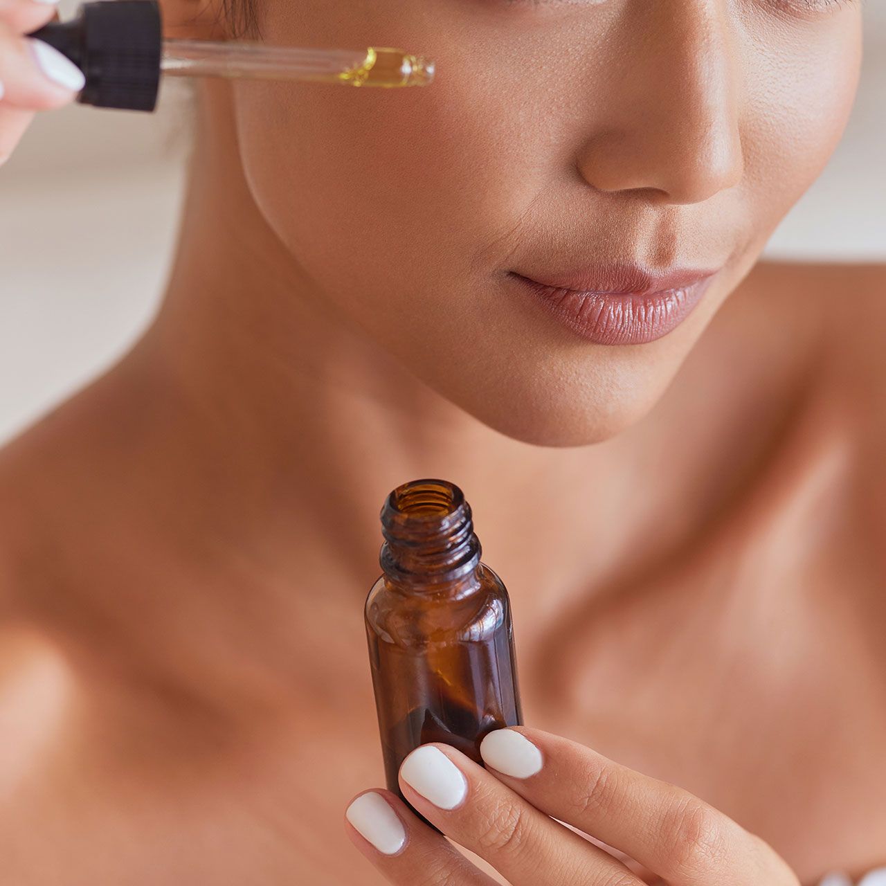 A Derm Explains Why Castor Oil Is ‘Nature’s Botox’ For Your Face And ...