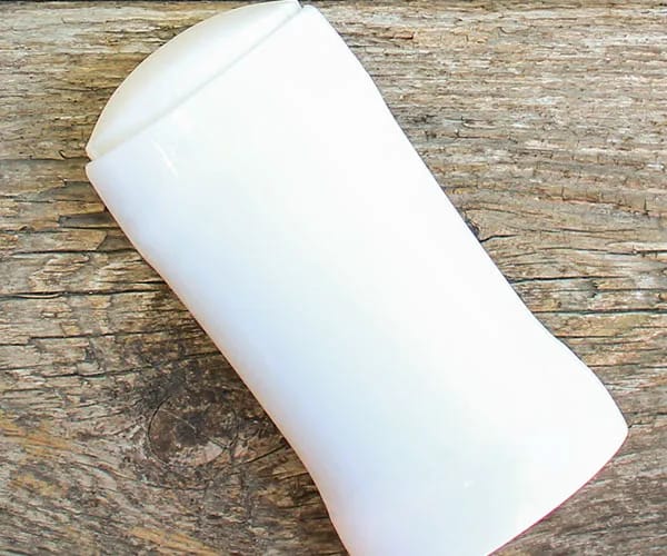 This Is The Worst Deodorant You Can Use, According To Dermatologists ...