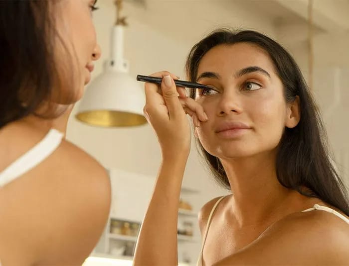 Professional Makeup Artists Share 4 Makeup Tips To Make Brown Eyes Pop ...