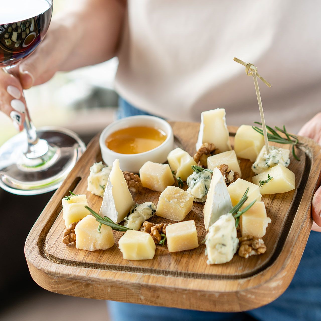 4 Belly-Friendly Cheeses You Can Eat Without Worrying About Gas ...