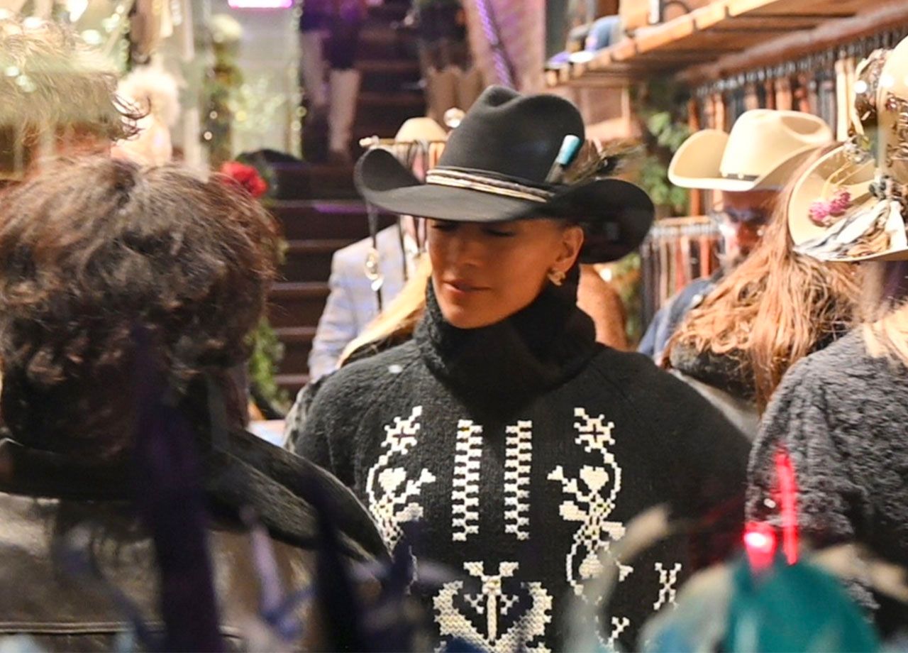 Jennifer Lopez Is Reportedly Dating Kevin Costner Amid Reports They’re ...