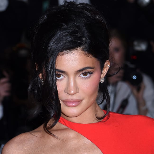 Kylie Jenner Is Called ‘Tacky’ After Posting An ‘Embarrassing’ AI Photo ...