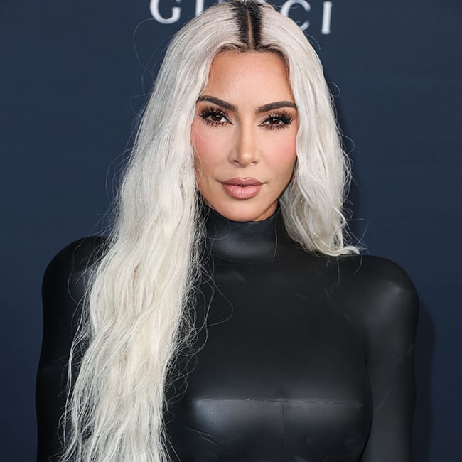 Khloé Kardashian’s New ‘Duck Lips’ Selfie - SHEfinds