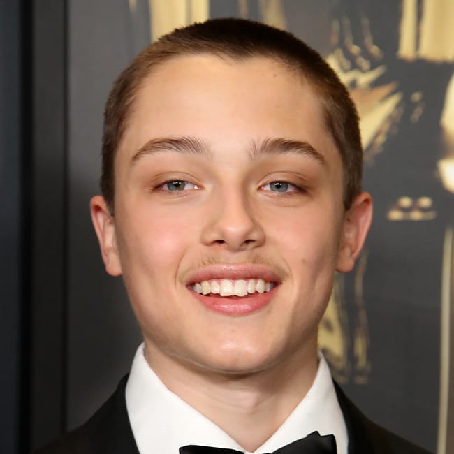 Brad Pitt & Angelina Jolie’s 17-Year-Old Son Knox Debuts Bright Orange ...