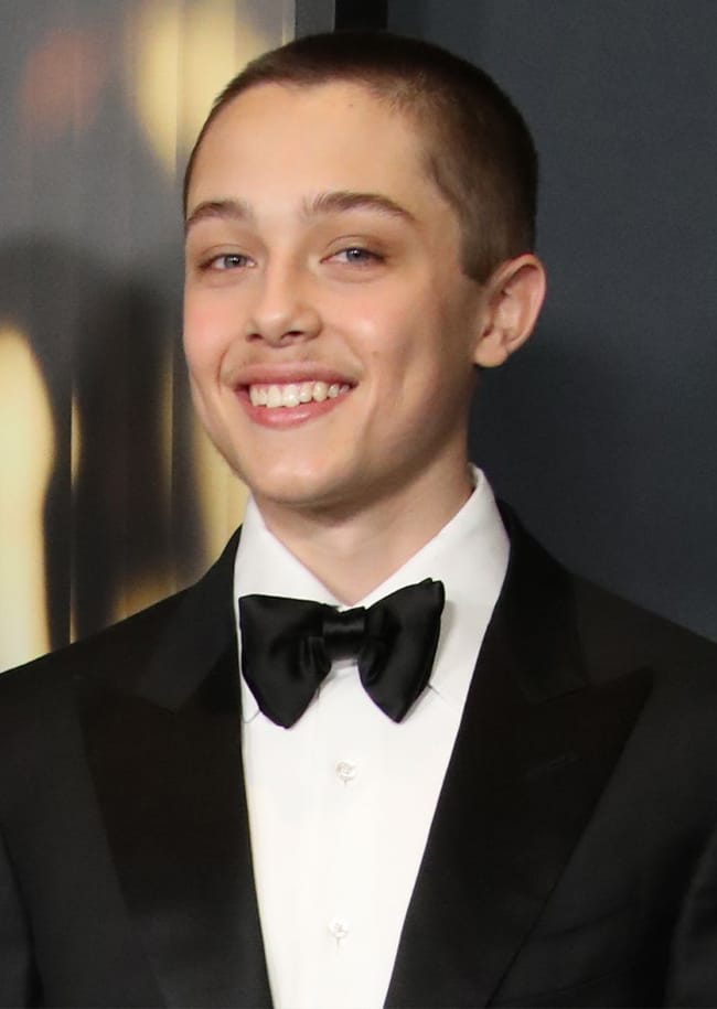 Brad Pitt & Angelina Jolie’s 17-Year-Old Son Knox Debuts Bright Orange ...