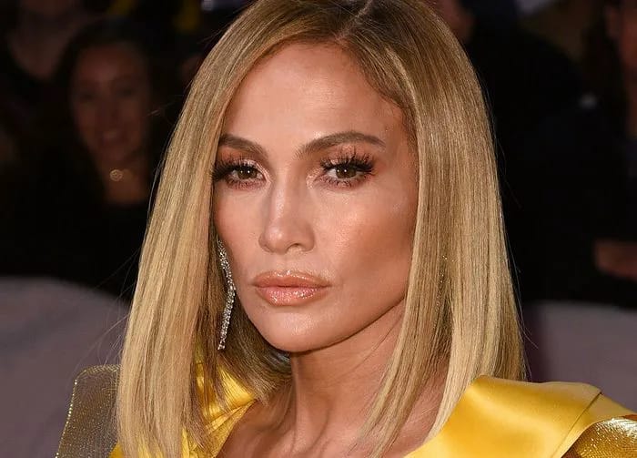 Thin Lips After 50? Makeup Artists Reveal The Surprising Lipstick Do’s ...