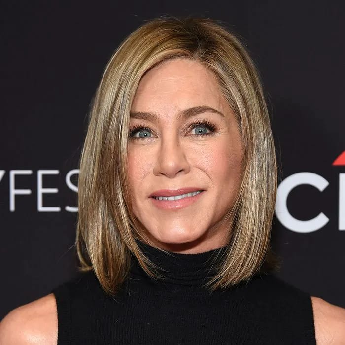Jennifer Aniston Fans Are Going Crazy After Jim Curtis Shares A PDA...