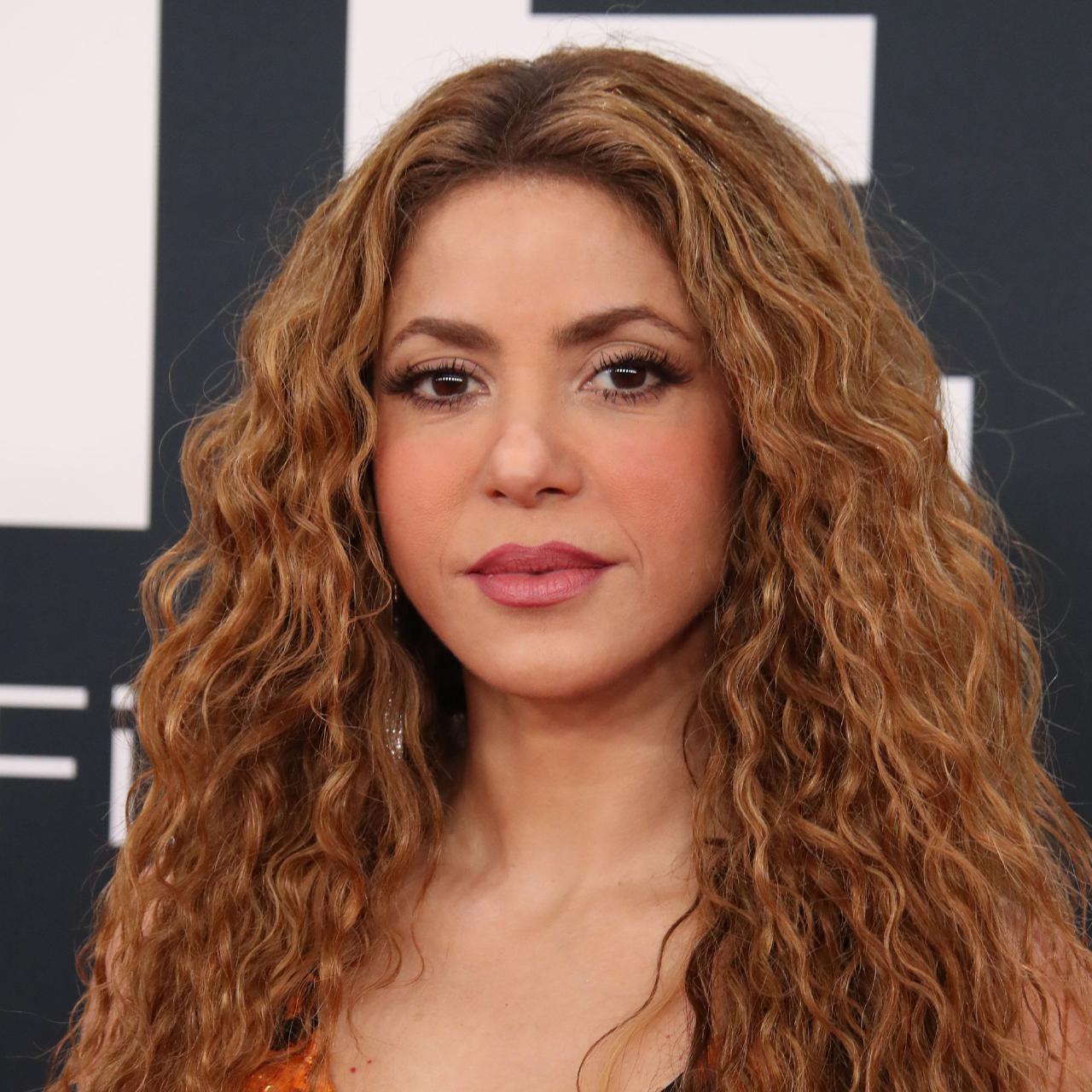 Fans Are Losing It After Shakira Performs Hips Don t Lie In fans-are-losing-it-after-shakira-performs-hips-don-t-lie-in