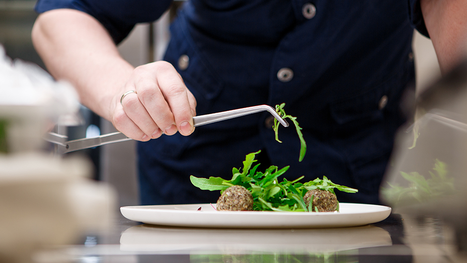 What does it mean when you get free food at a restaurant? - SHEfinds