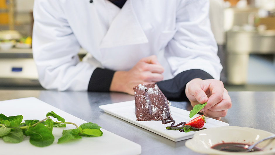 The Weird Reason You Shouldn’t Order The Special At A Restaurant - SHEfinds