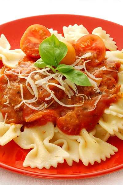 Why The Color Of Your Plate Determines How Much You Eat, According To A ...