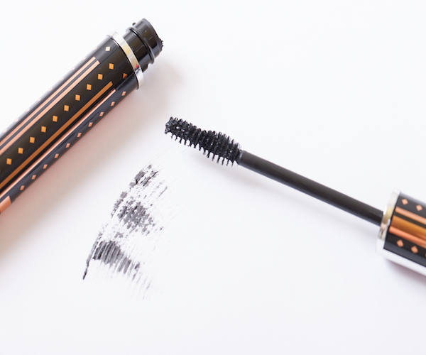 The Right Way To Apply Mascara, According To Makeup Artists - SHEfinds