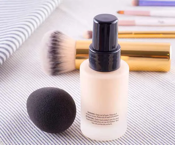 How To Use Foundation To Fake Clearer Skin - SHEfinds