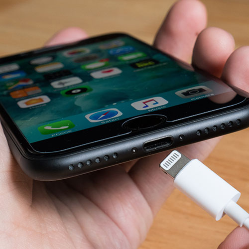 This Is The Worst Charging Mistake You Can Make, According To An Apple ...