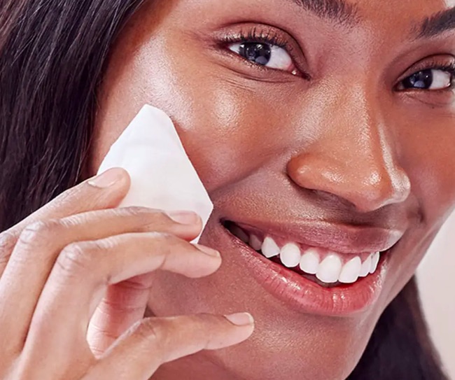These New Exfoliating Peel Pads Take 10 Years Off Your Face–It Tried ...