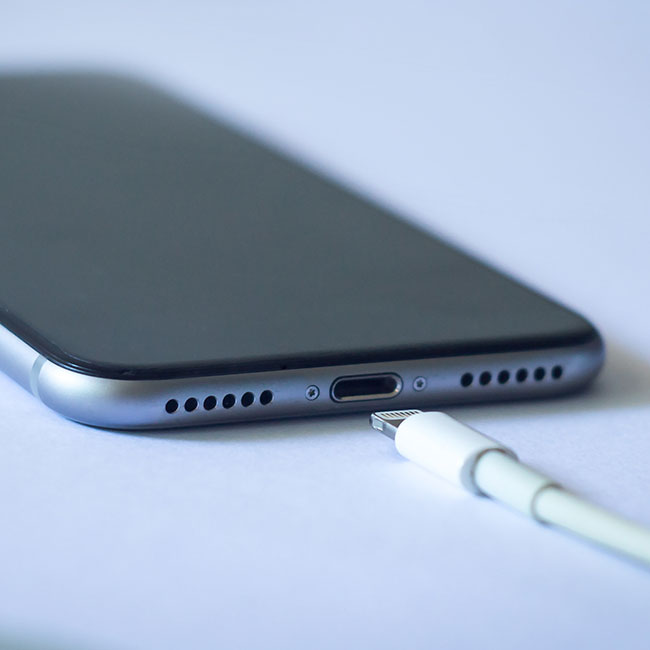 This Is What Actually Happens To Your iPhone When You Leave It Plugged ...