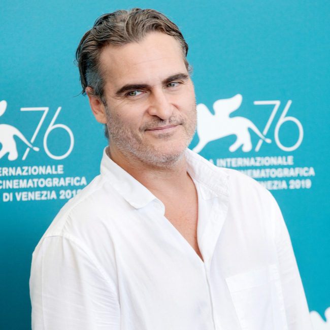 Joaquin Phoenix Is Almost Unrecognizable Now–Are You Sure That’s Him ...