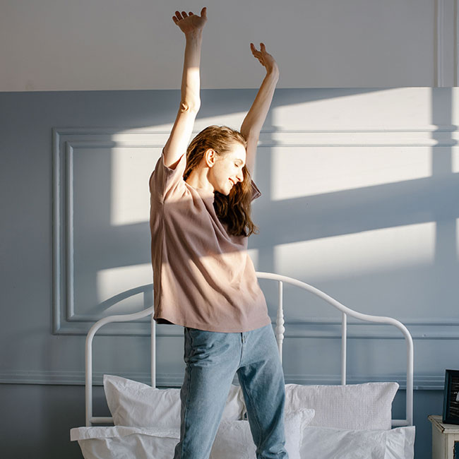 How To Actually Become A Morning Person, According To Health Experts ...