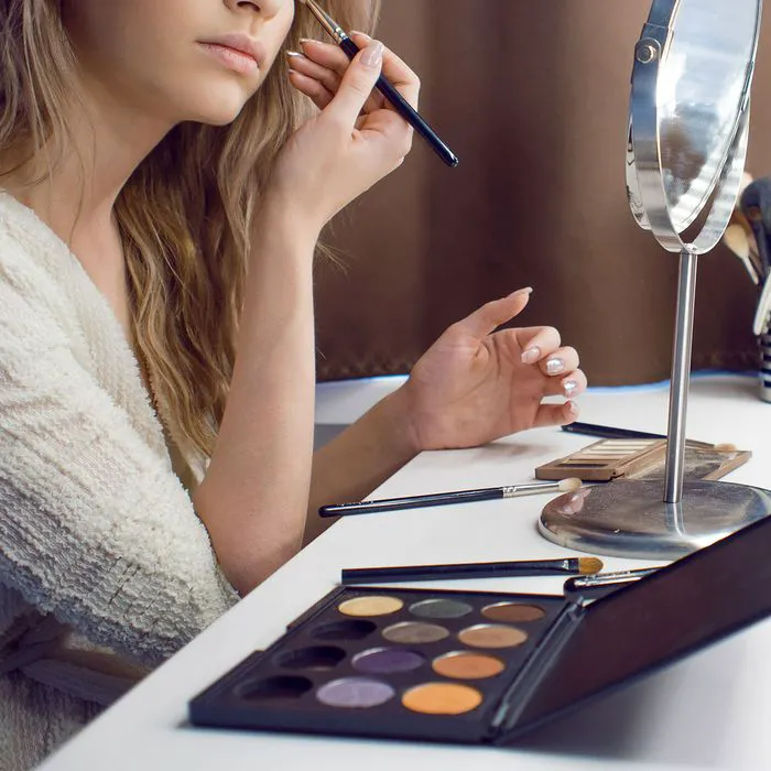 3 Makeup Mistakes That Can ‘Instantly’ Age You—And How To Fix Them ...