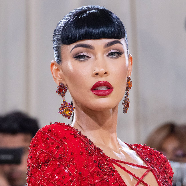 Megan Fox Flashed Her Washboard Abs In A Tiny Black Bralette At The NBA ...