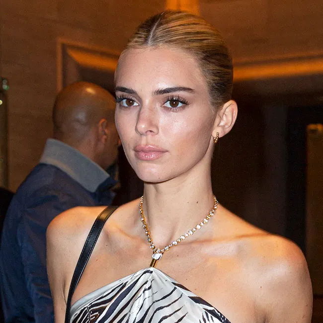 Kendall Jenner Flaunted Her Toned Legs In The Shortest White Micro Mini ...