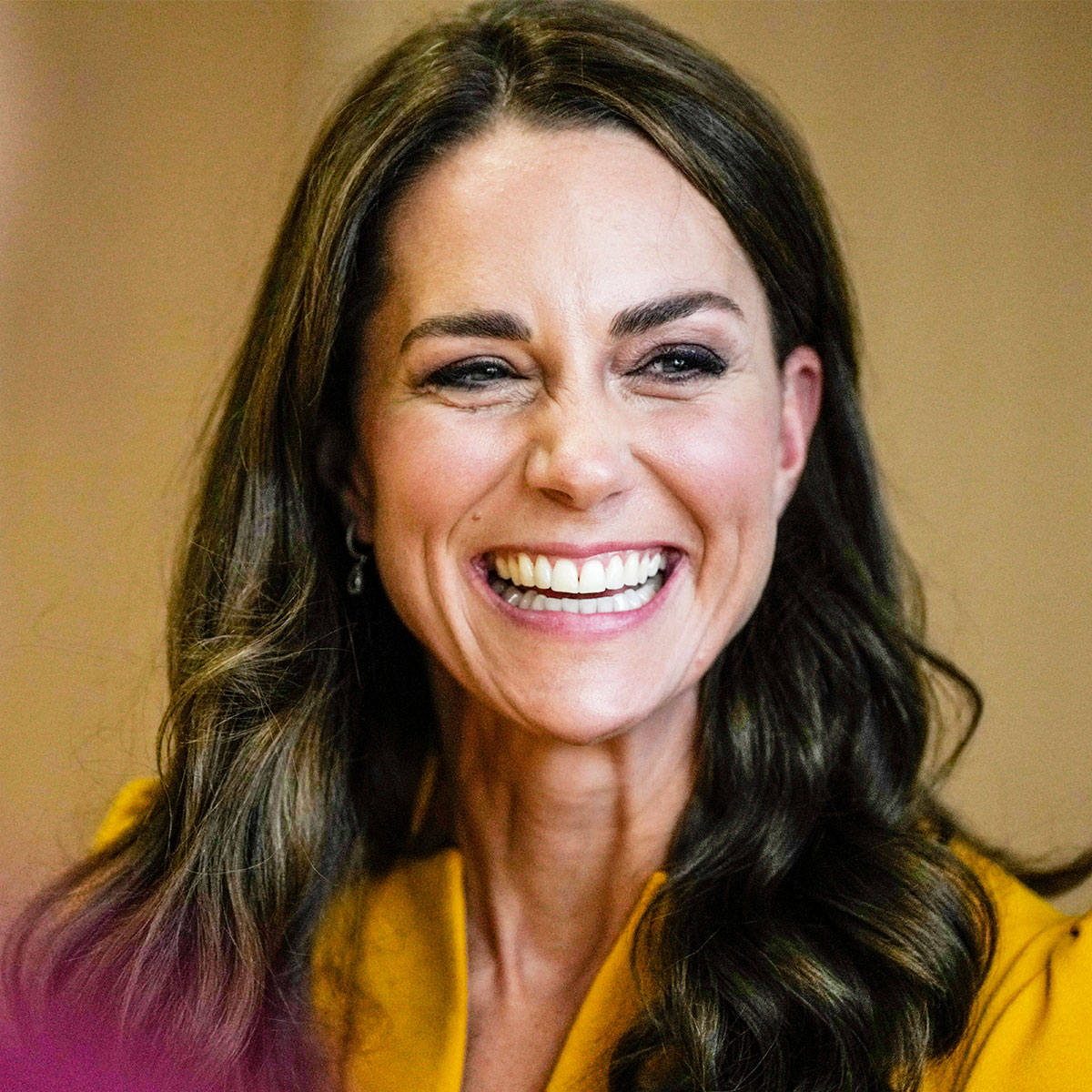 Kate Middleton Brings Sunshine To Surrey In An Elegant Yellow Dress ...