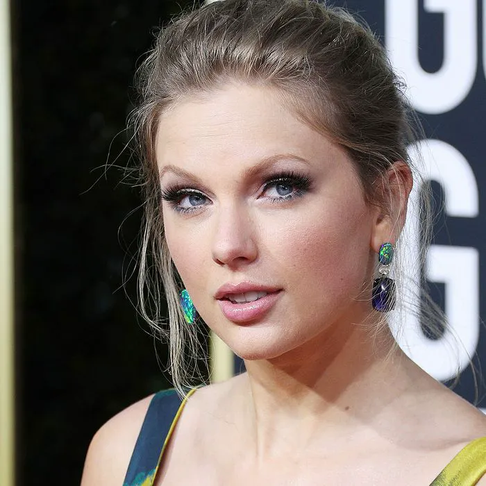 Taylor Swift Lights Up The Screen In Bejeweled Short-Shorts For Her ...