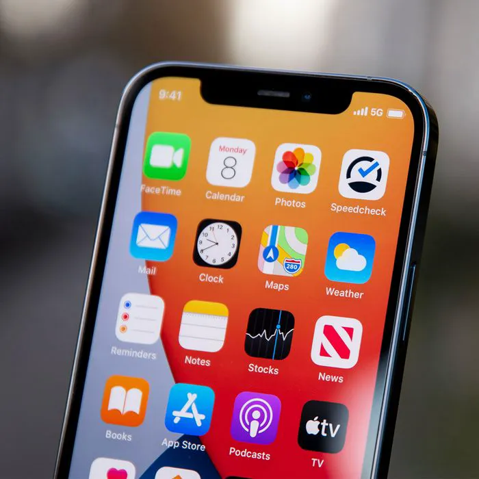 2 Unexpected iPhone Mistakes That Are Ruining Your Battery, According ...