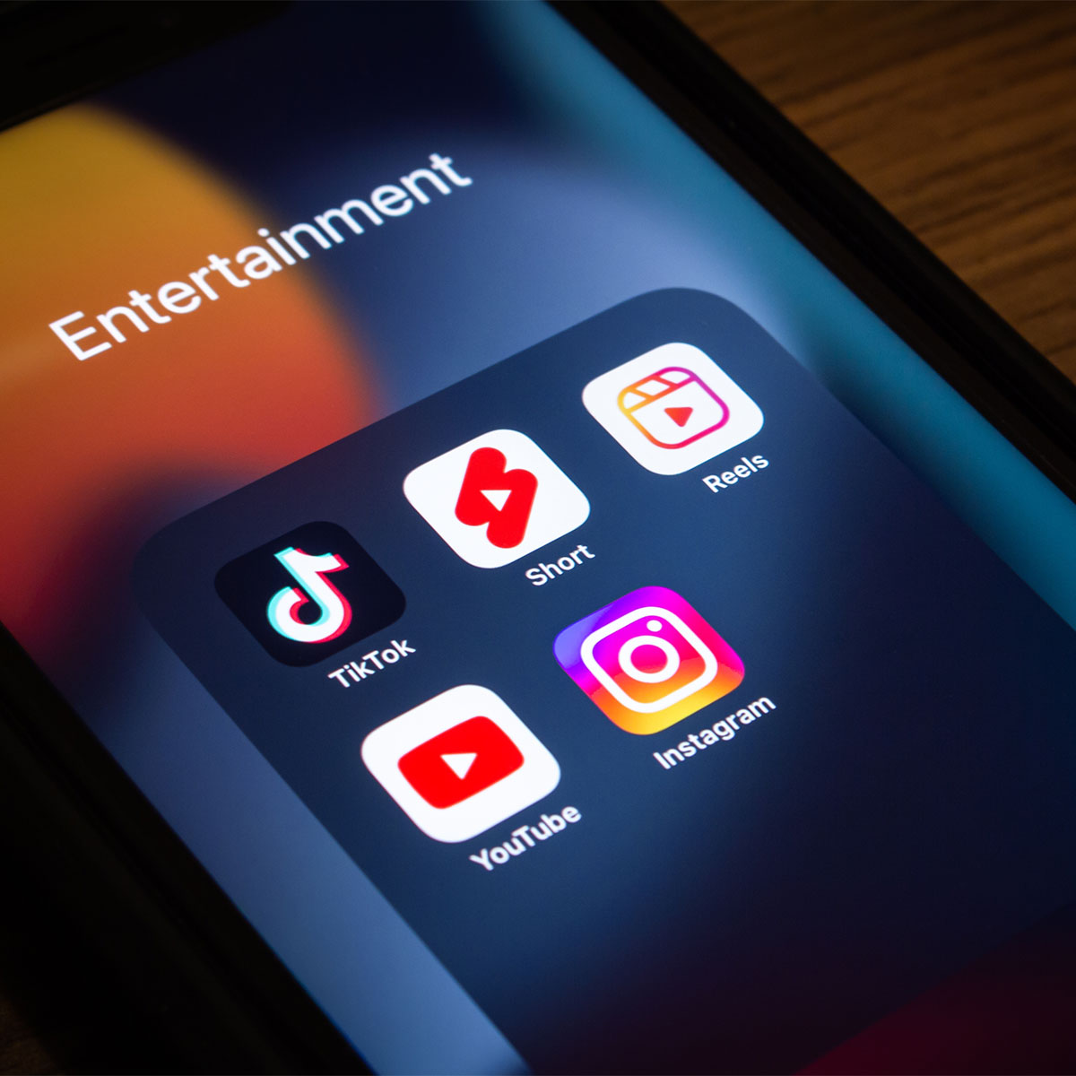 3 Streaming Habits Tech Experts Say Are Ruining Your iPhone - SHEfinds