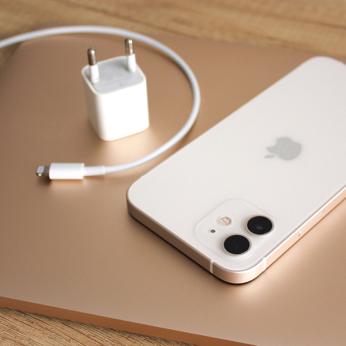 An Apple Expert Tells Us How To Clear Up Storage On Your iPhone Without Losing Any Data - SHEfinds