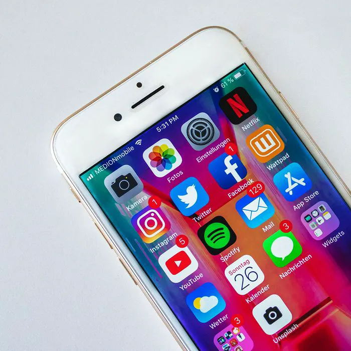4 iPhone Apps No One Should Have On Their Phones Anymore In 2020 ...