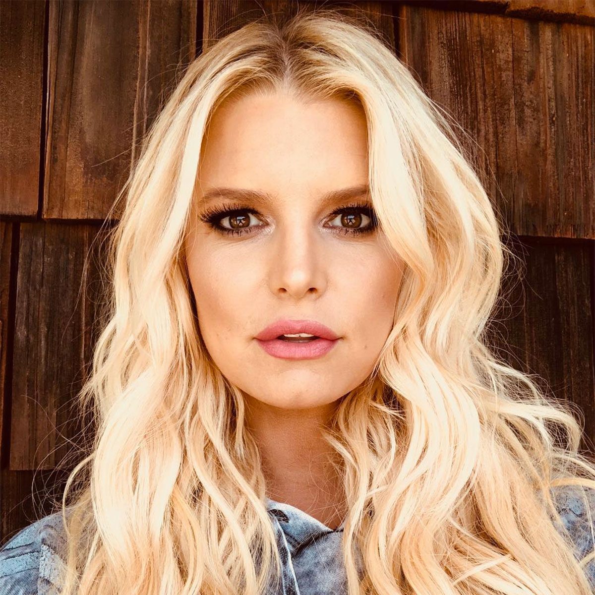 Jessica Simpson Shocks Fans After She Shows Off Puffy Lips In Latest ...