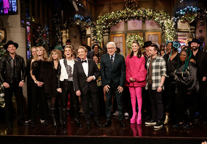 Selena Gomez Shows Off Her Legs In A Black Mini Dress While Making An ...