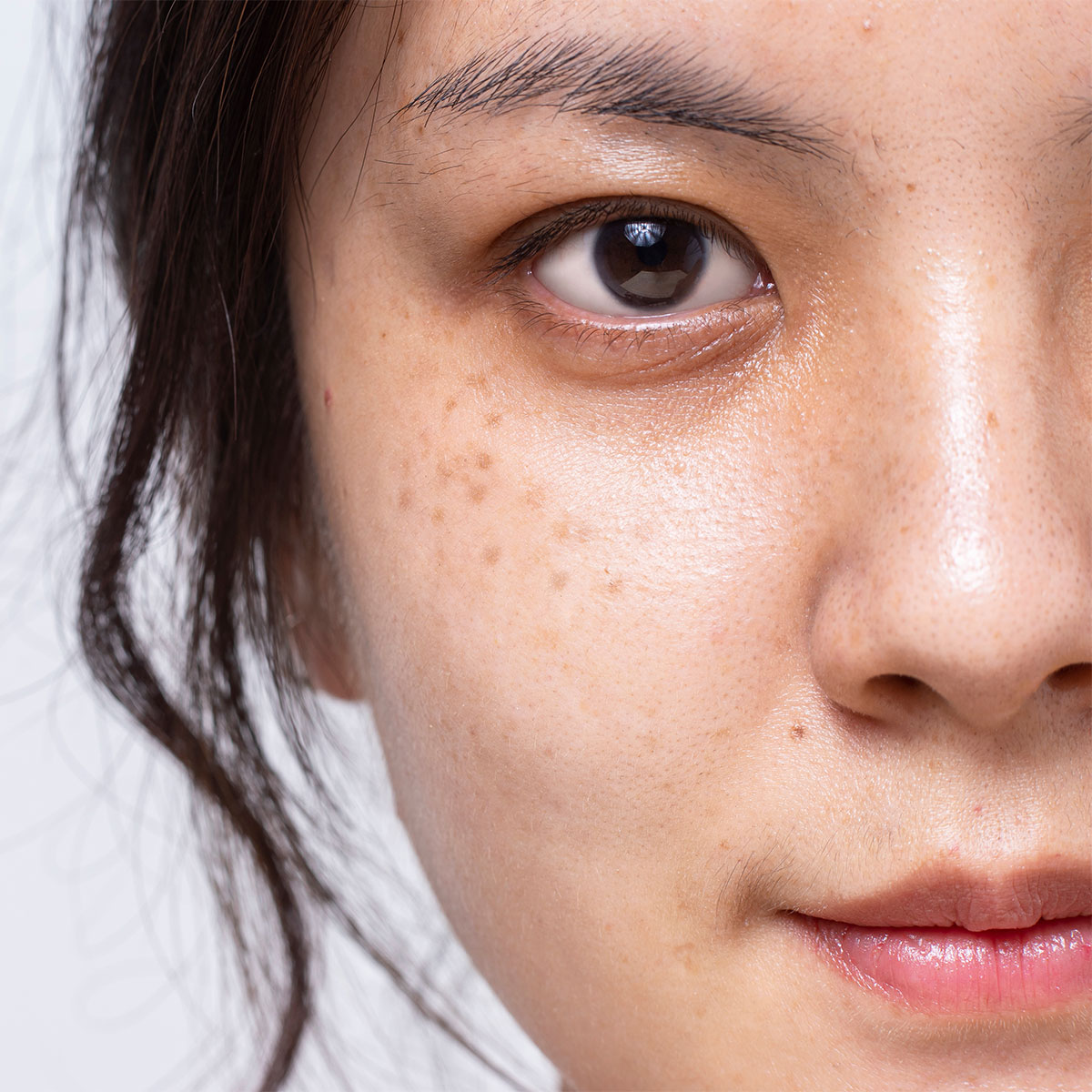 How To Avoid Dry, Cracked Lips This Winter, According To Experts - SHEfinds