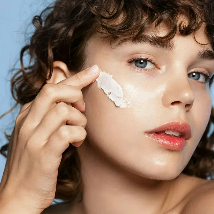 The One Natural Serum Dermatologists Swear By To Erase Fine Lines ...