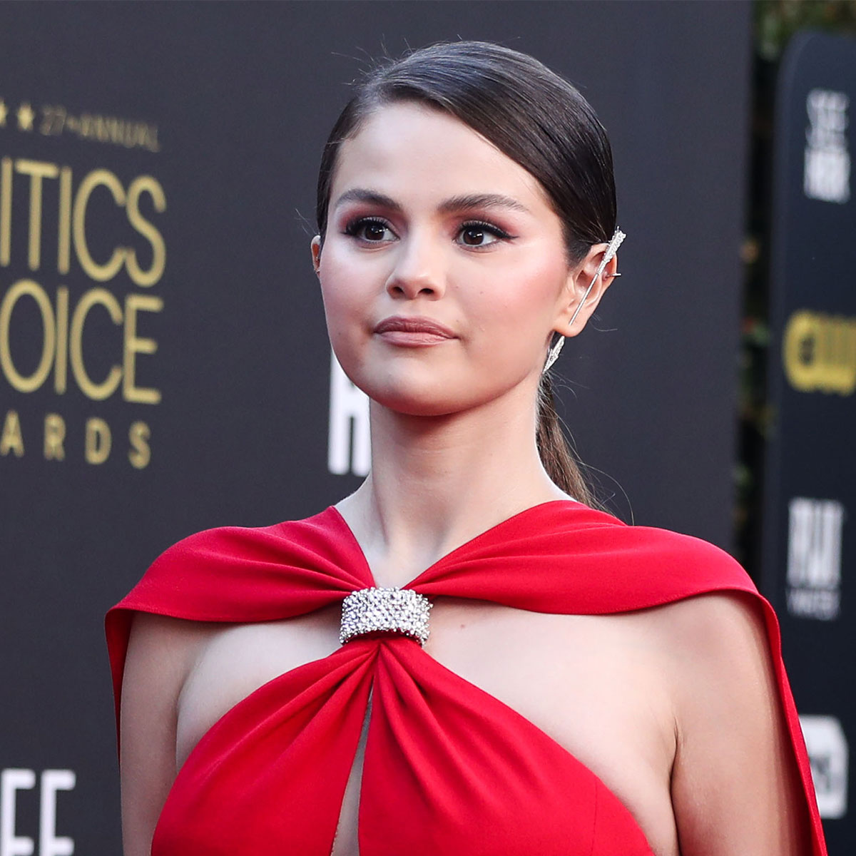 Selena Gomez's Instagram, Twitter & Facebook on IDCrawl