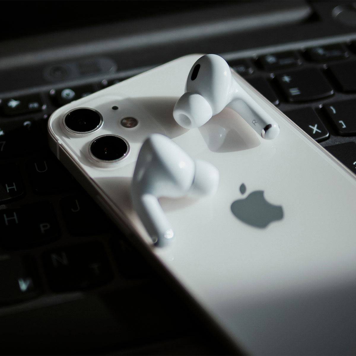 The Scary iPhone Photo Setting You Should Turn Off ASAP–It’s Putting ...