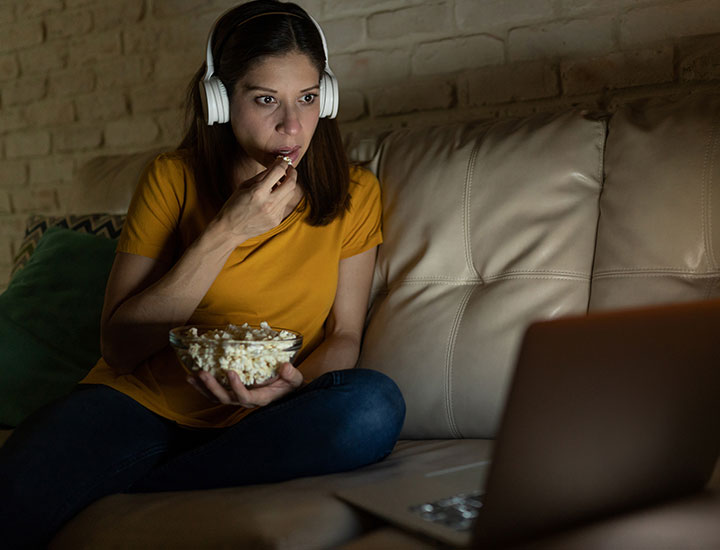 Nutritionist Debunks 2 Common Late Night Eating Myths—They May Surprise ...