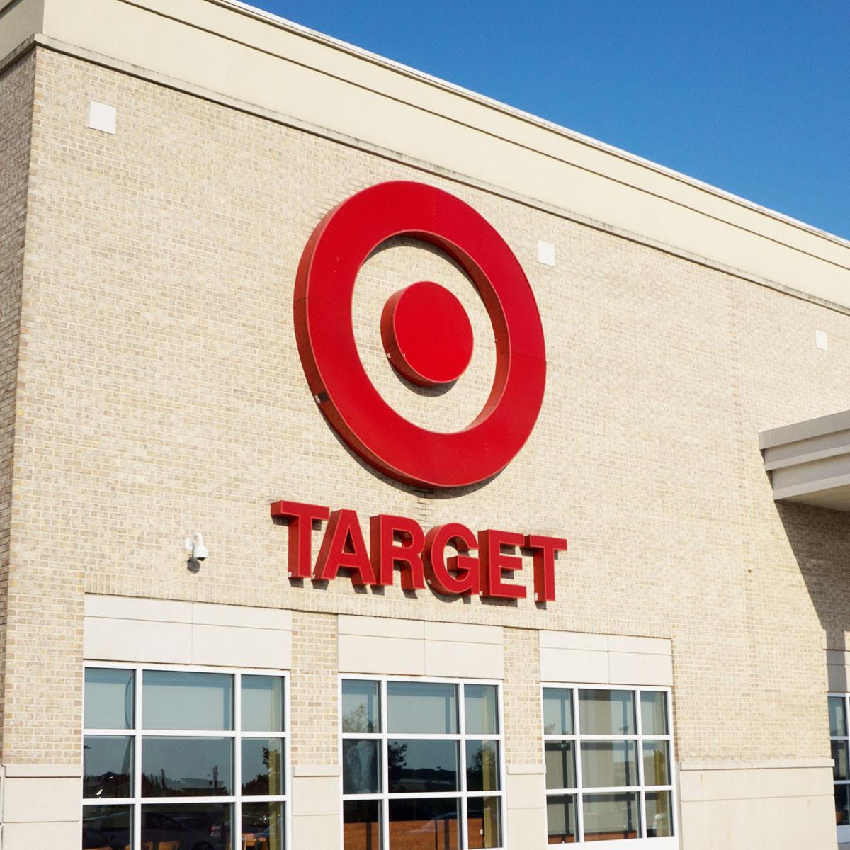 How To Stop Jeans From Bleeding | How To Prevent Crocking - SHEfinds