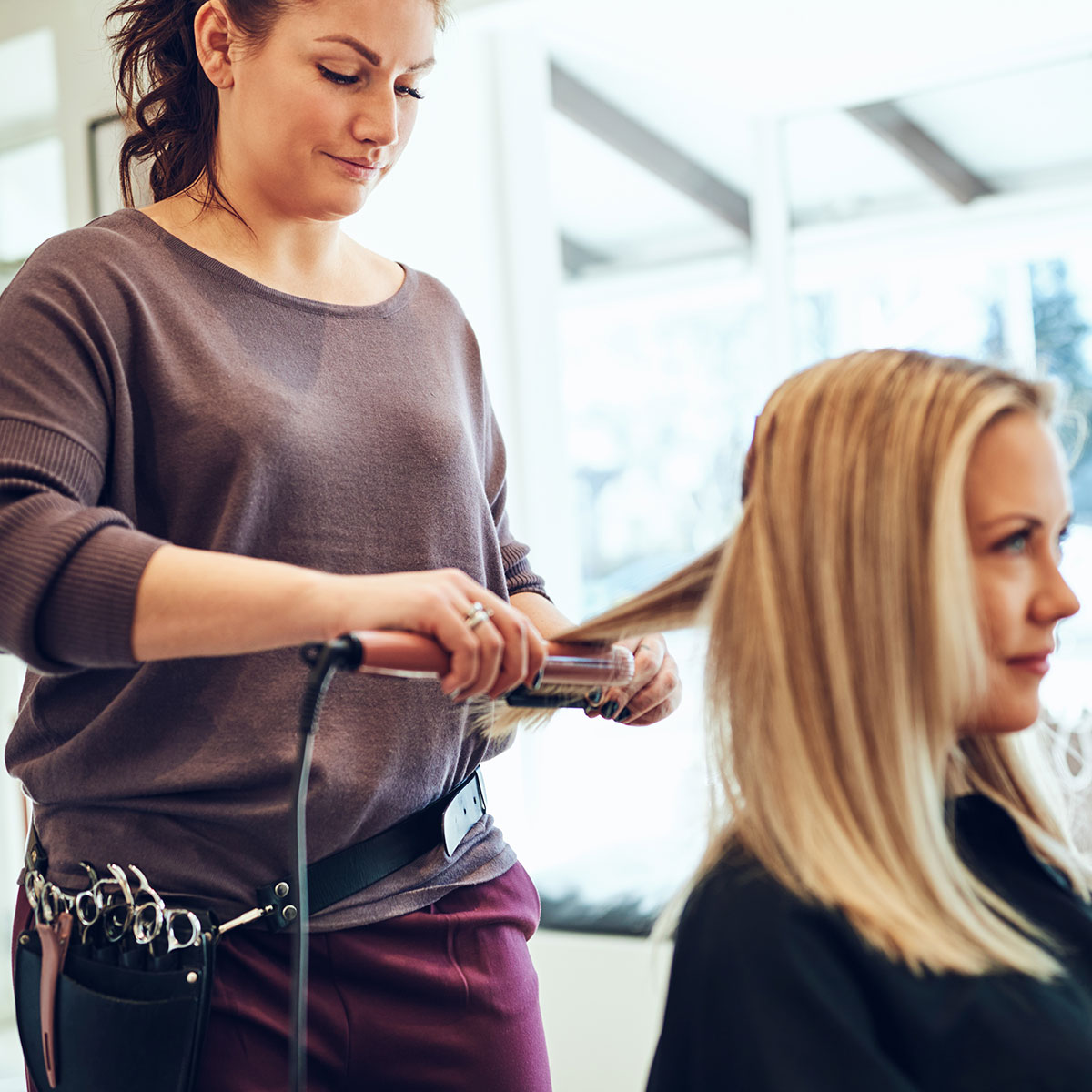 5 ‘Unstylish’ Haircuts That Instantly Age Women Over 40, According To ...