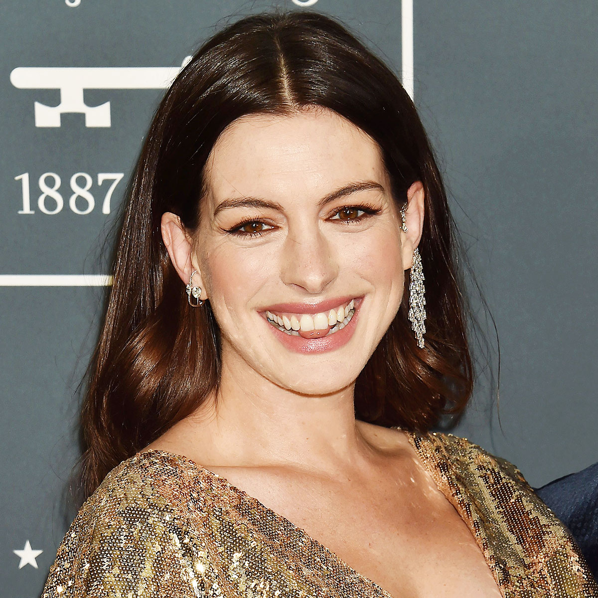 People Are ‘Shocked’ By Anne Hathaway’s ‘Rude’ Behavior After Red ... People Are ‘Shocked’ By Anne Hathaway’s ‘Rude’ Behavior After Red ...