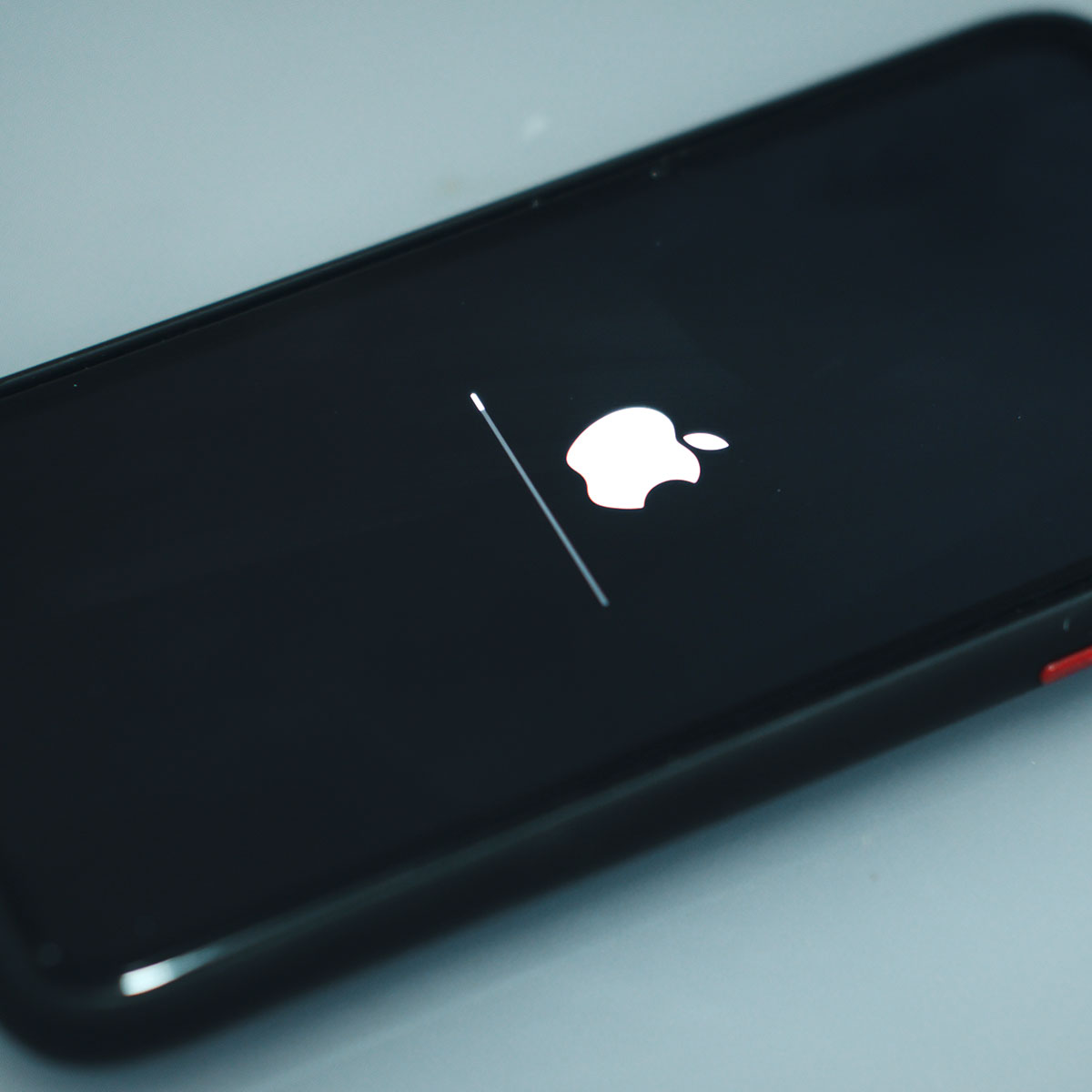 The One iPhone Mistake Apple Experts Are Begging You To Stop Making ...