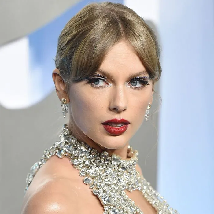Taylor Swift 2022 Body