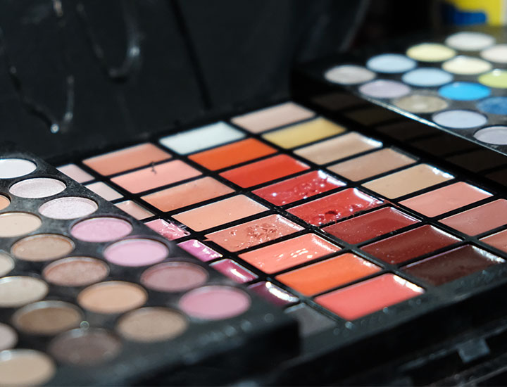 One ‘Unflattering’ Eyeshadow Shade To Avoid Over 40, According To Pro ...