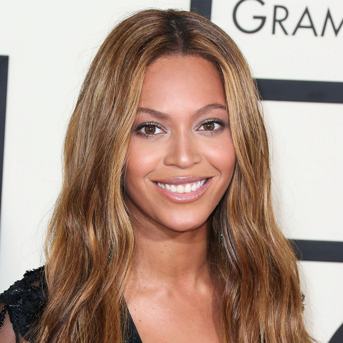 The ‘Sunwashed Blonde’ Hair Color You’re About To See Everywhere This ...