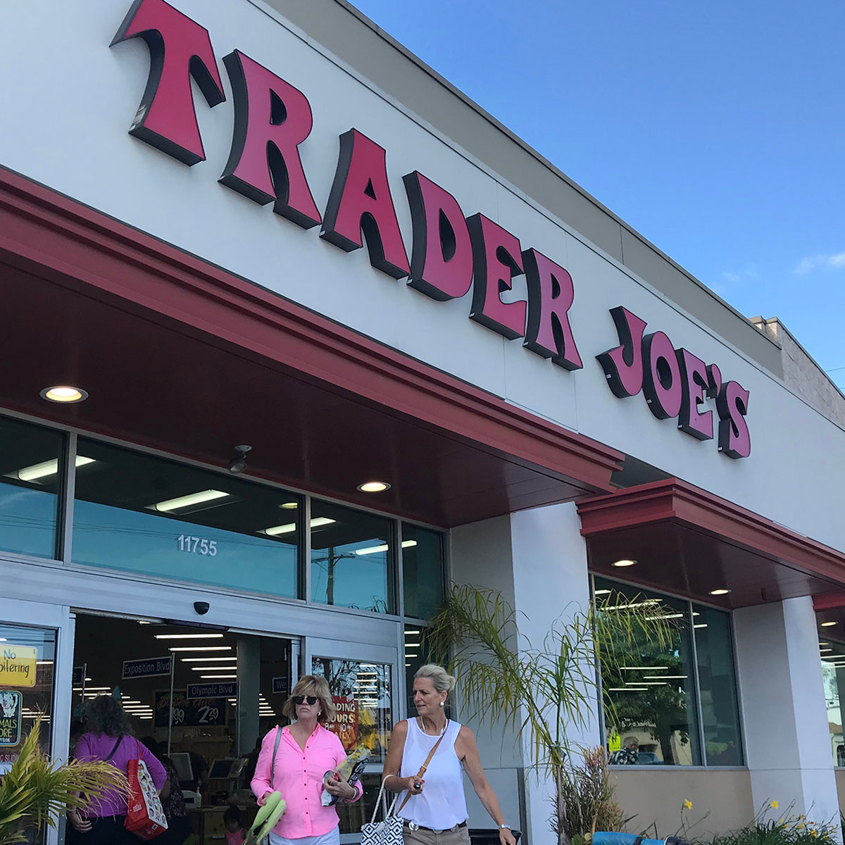 This Fan-Favorite Trader Joe’s Dip Is Officially Discontinued: ‘30% Of ...