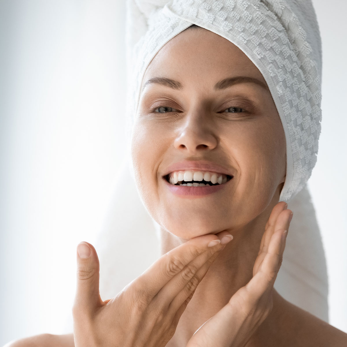 3 Foods To Eat To Boost Collagen Levels, According to An Aging Expert ...