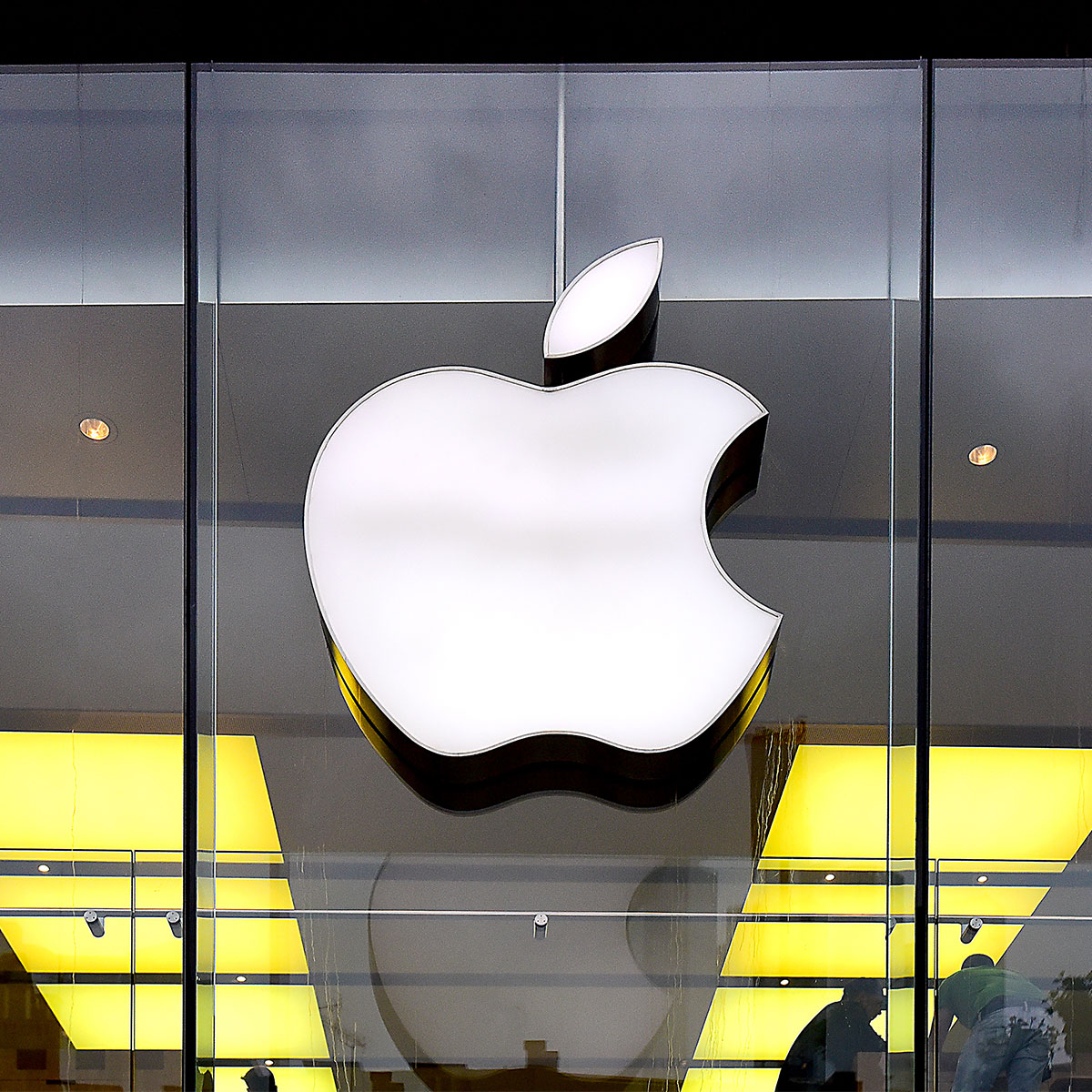 iPhone Experts Say You Should Always Have These 3 Settings Turned Off ...