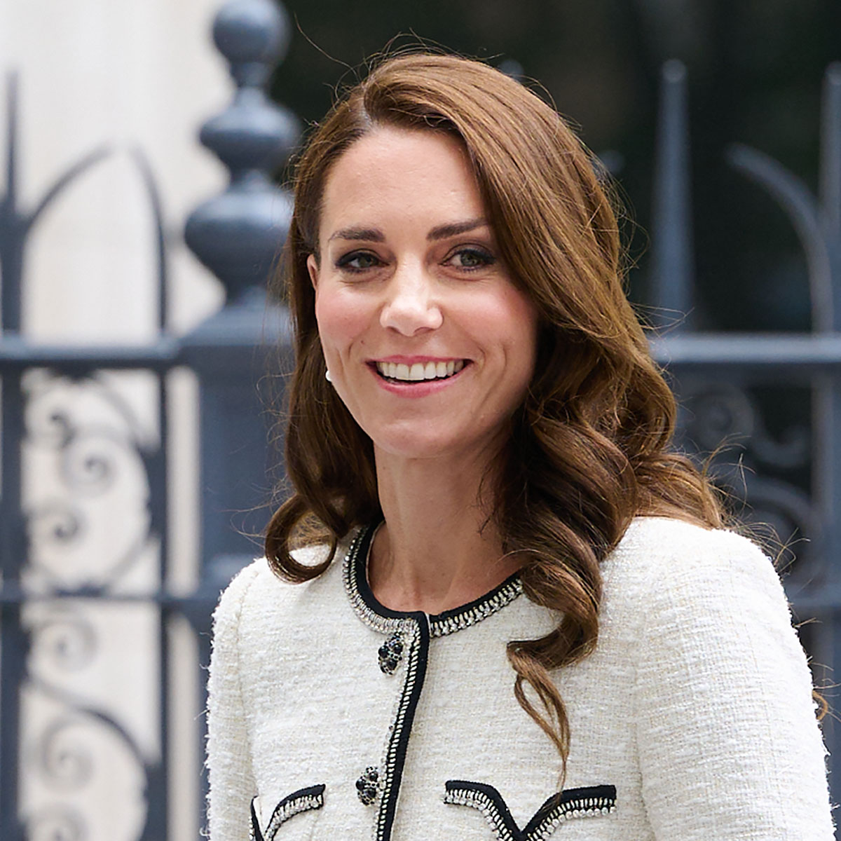 Kate Middleton Is A Vision In White Blazer And Pleated Skirt For The ...
