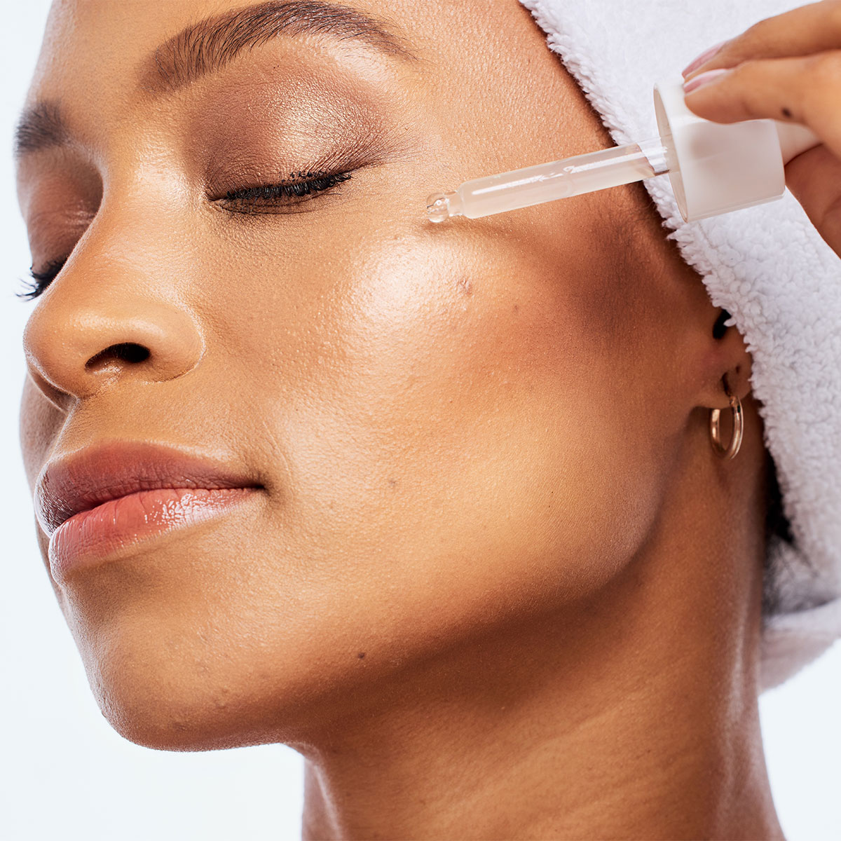 The Best Collagen-Boosting Serum Derms Swear By To Take Years Off Your ...